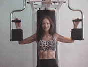 Pec-deck(fluturari pentru piept la aparat) - GetFIT, cultura wellness din 2001