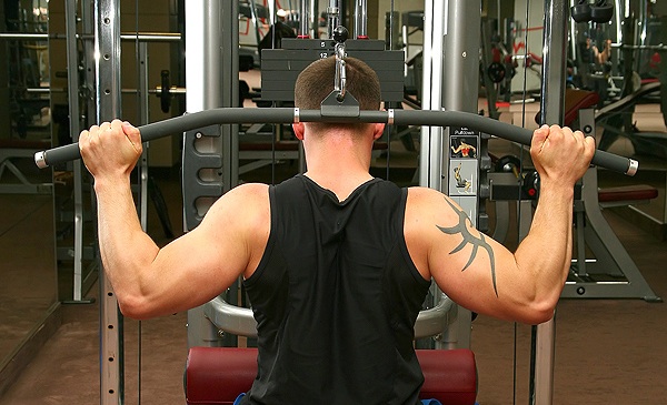 Cum se fac corect tractiunile la ceafa, la cablu - GetFIT, cultura ...